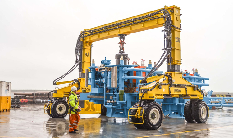 Manufacturing - Combilift Straddle Carrier