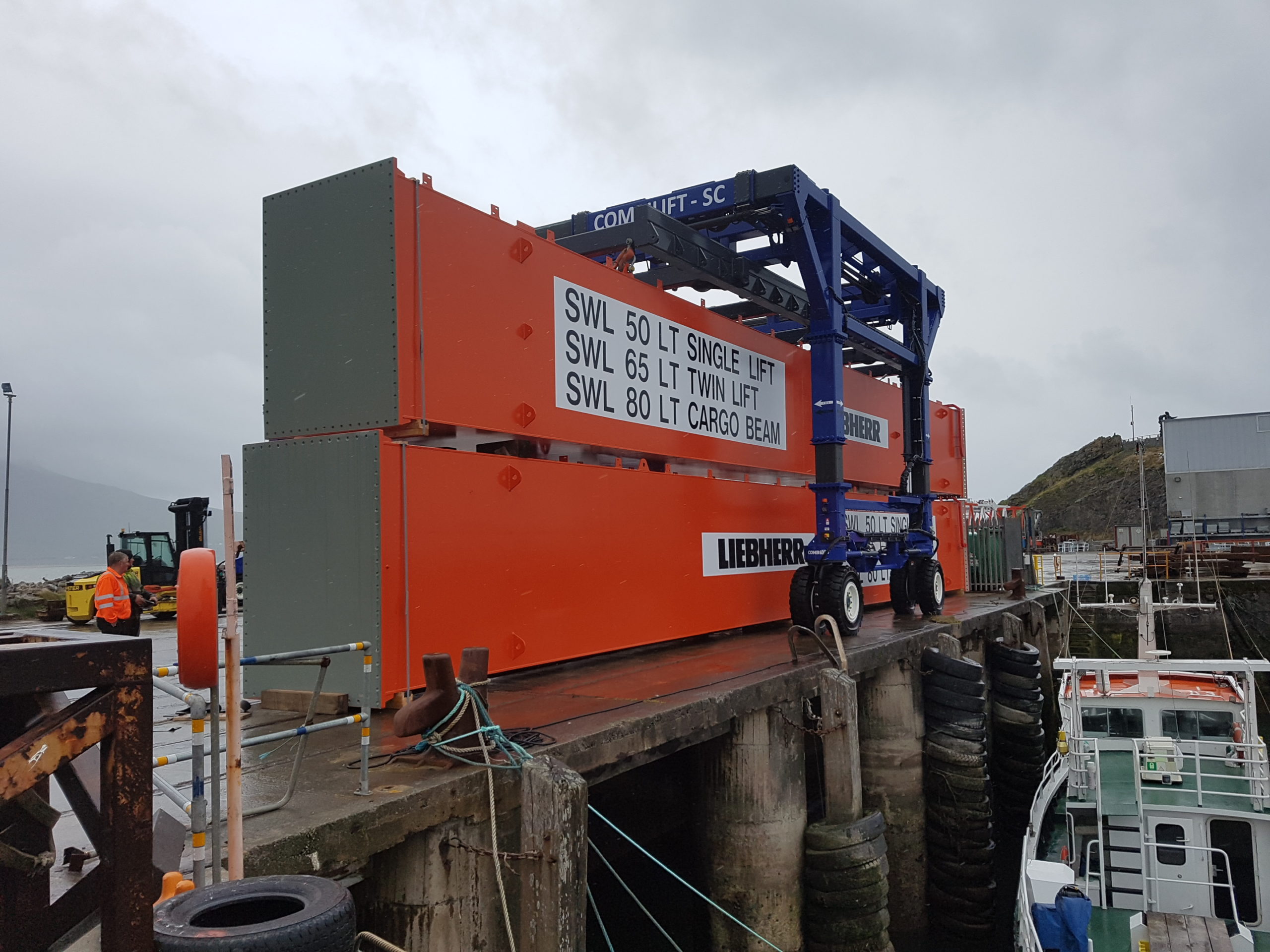 Manufacturing - Combilift Straddle Carrier